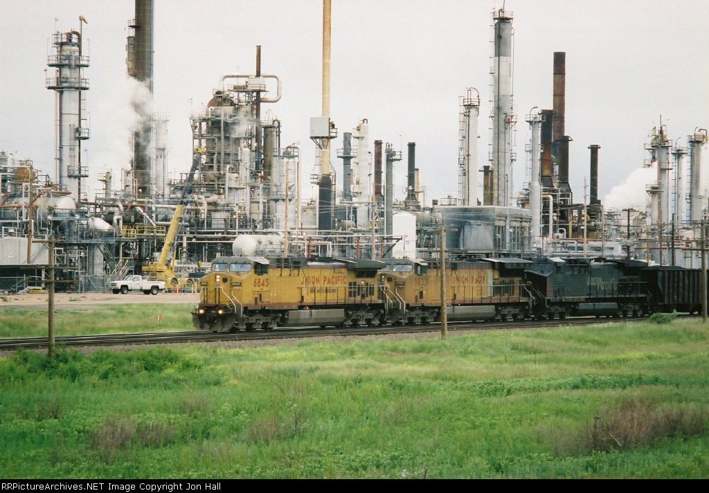 UP 6845, 7033 & SP 130